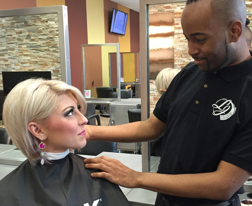 How to Talk to Clients in the Salon Professionally? | Expert Tips