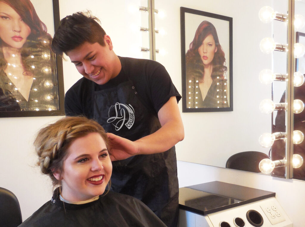How to Talk to Clients in the Salon Professionally? | Expert Tips