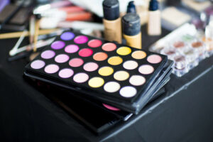 The Beauty of Makeup: Is Makeup Art? Similarities and Differences